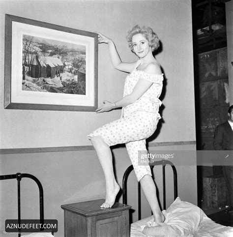 Liz Fraser Feet Aznudefeet