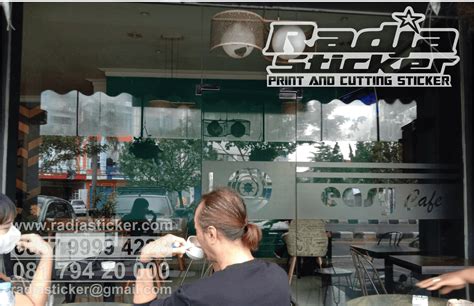 Jasa Bongkar Pasang Stiker Kaca Cafe Stiker Kaca Sandblas Untuk Cafe