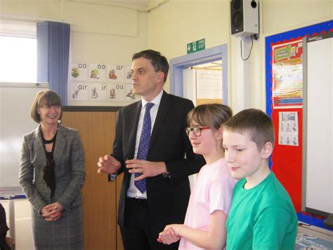 Julian Smith Mp Visits Dishforth Airfield Community Primary School Julian Smith Mp