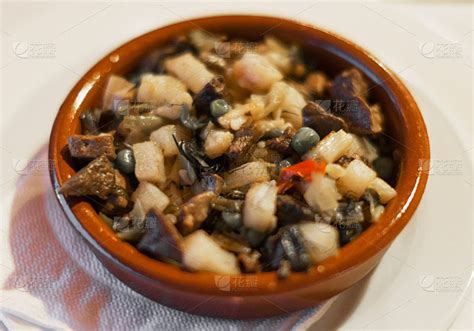 美味的土豆和炖肉。