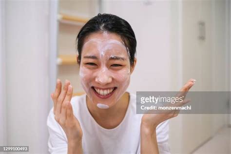 Woman Pov Face Photos And Premium High Res Pictures Getty Images