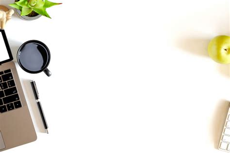 흰색 사무실 책상 테이블 노트북 컴퓨터 공급과 커피잔 상위 뷰 작업 영역 및 복사 공간 공란에 대한 스톡 사진 및 기타 이미지 공란 꽃 식물 노트북 Istock