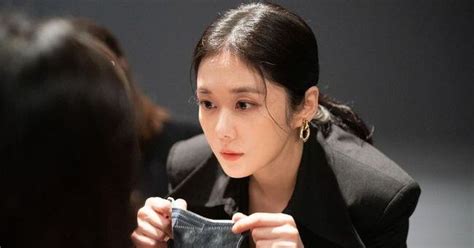 ‘41세 장나라 연예계 동안 끝판왕 나이 잊은 美친 미모”
