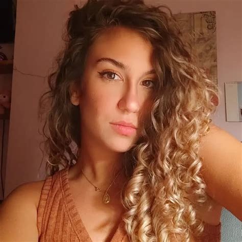 I R E N E 🌺 Irenc • Threads Say More