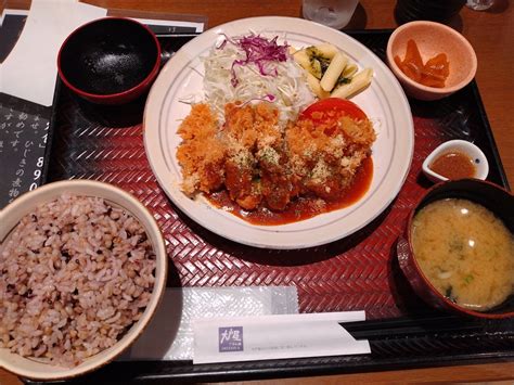 デミグラスチキンかつ定食。大戸屋 チェーン店で晩ごはん。