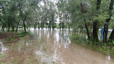 Foto Drava Poplavila Kupalište U Svetoj Mariji Pod Vodom I Dio