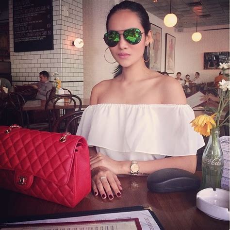 Keindahan Wanita Laras Monca Koleksi Foto Hot Seksi Terbaru