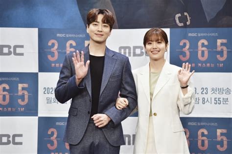 Ten 포토 365 운명을 거스르는 1년 이준혁x남지현 꽁냥꽁냥 텐아시아
