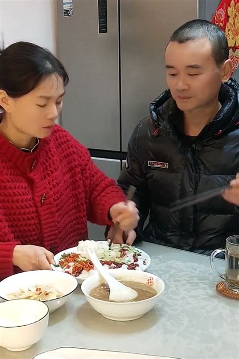 Top Beautiful Wife Tricks Her Husband For More Delicious Food 😝😱😅