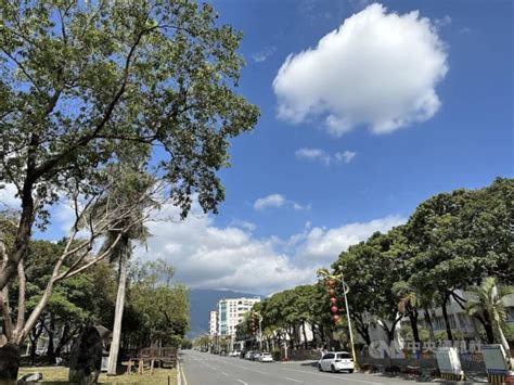 花蓮2區上午傳出巨響 空軍澄清：未實施超音速飛行 政治快訊 要聞 Nownews今日新聞