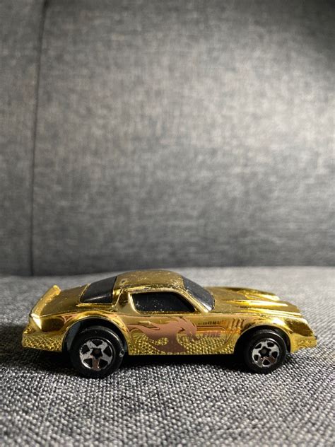 Descubrir 87 Imagen Hot Wheels Gold Camaro Abzlocal Mx