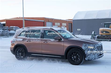 Mercedes Benz Glb Facelift Gets Spied While Driving Through Winter