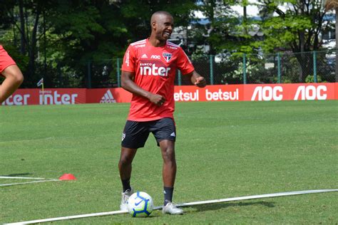 Com A Base De Cotia Diniz Fecha Preparação Para Duelo Com O Csa Spfc