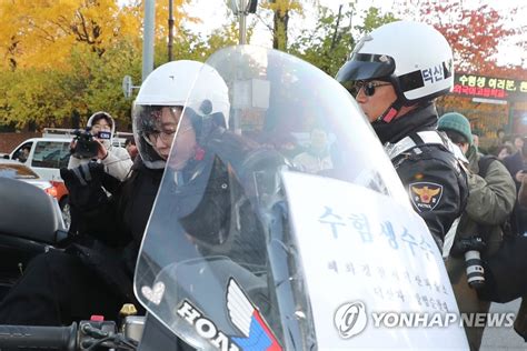 수능 이번 수능도 열일하는 수험생 수송 오토바이 연합뉴스