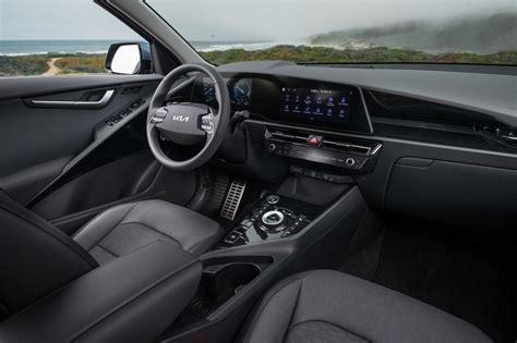 Kia Niro PHEV Review Maynards Garage