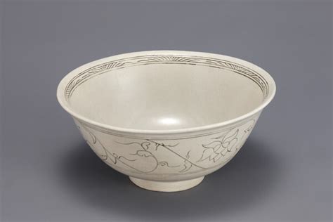 백자 상감연화당초문 대접 白磁 象嵌蓮花唐草文 大楪