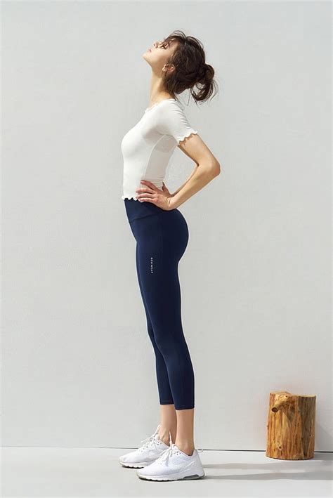 Deviwear데비웨어 여성 요가복 Devi B0037 네이비 필라테스 군살 제로 8부 인생 레깅스 Sivillage