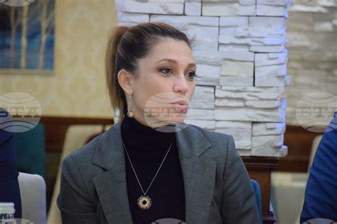 Важно е и родители и деца да знаят къде да потърсят помощ при проблеми