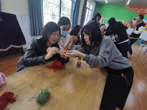 外语系举行“莓”天好心情手工编织草莓活动 湖北文理学院理工学院