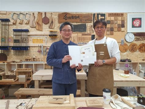 상감기법배우기 강화도에서 체계적인 우드카빙을 배우러 오시는 우드카빙전문 성남목공방 손으로꼽작여목공학교 성남교육원 올리브디자인