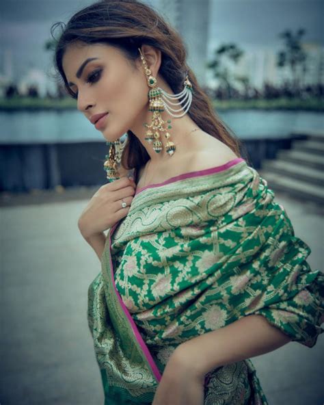 Mouni Roy Full Body Hd Wallpapers Images Pics Oyephoto