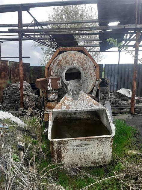 Продавам бетонобъркачка Производствени Обработващи София Продавам трифазна бетонобърк