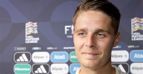 Joey Veerman Corrigeert Noa Het Is Een Dorp Hè Vandaag Inside