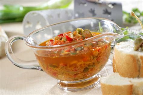 Dale más sabor a tus ensaladas con estos aderezos bajos en calorías