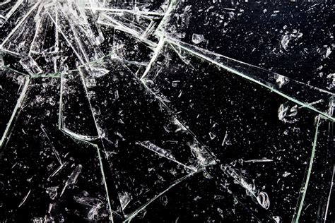 リアガラスが突然割れる考えられる原因と割れてしまったときの対処方法 ダックス glassStyle グラススタイル 公式サイト