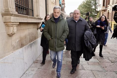 Pedro Muñoz ingresa en prisión para cumplir la condena por maltrato y