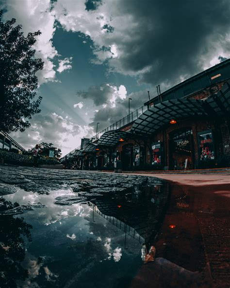 갈색과 검은 색 콘크리트 건물 사진 Unsplash의 무료 사람의 이미지