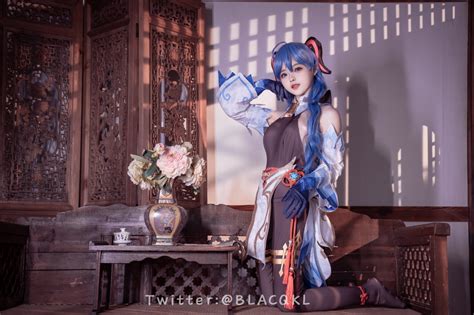 白莉爱吃巧克力 甘雨 画板 Voiux 图库