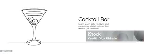 연속적인 한 선 그리기에 올리브를 곁들인 마티니 한 잔 마가리타 건배와 건배는 심플한 리니어 스타일입니다 알코올 및 칵테일 음료 메뉴를 편집 가능한 스트로크로 제공합니다
