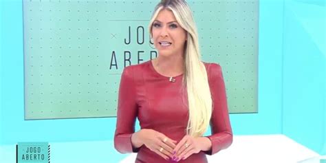 Renata Fan Paralisa O Jogo Aberto Com Notícia De Demissão Técnico