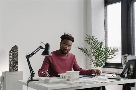 Pros And Cons Of Freelancing Vs Working For A Peo Cápita Works