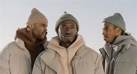 Чоловічий брендовий пуховик як доглядати щоб зберегти його вигляд