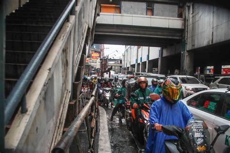 Pagsilong Nang Matagal Sa Overpass Bawal Na Mmda Filipino News