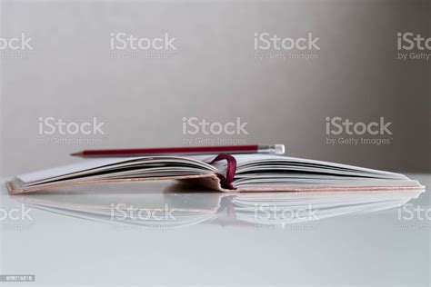 교육과 지혜 개념책을 열고 공간을 복사 합니다 학교 돌아가기 읽기 개념입니다 빈 노트북을 열었습니다 시험 준비 기구를 작성입니다