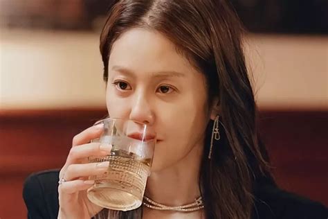 Berapa Usia Go Hyun Jung Mantan Miss Korea Yang Membintangi Mask Girl