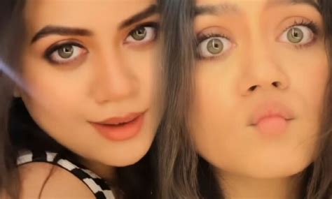 Ahona Dutta ঠোঁট যখন ঠোঁট ছুঁলো কার চোখে চোখ রেখে প্রেমে ডুবলো