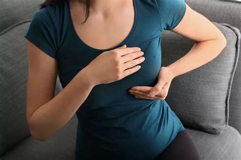 What Causes Itchy Breasts While Breastfeeding And How To Deal With It