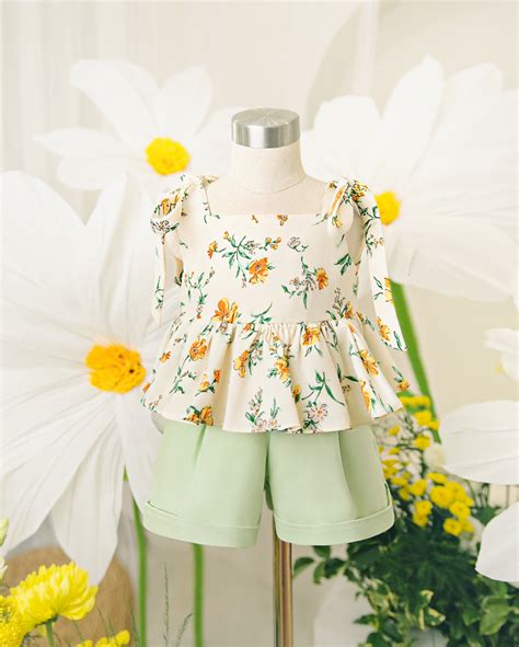 Zoey Set In Creme Poppuri