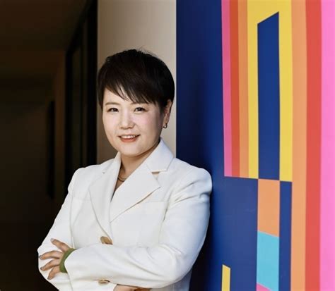 To Embrace 360 Degree Crossover Communication