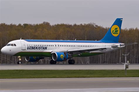 File:A320.jpg - Wikimedia Commons