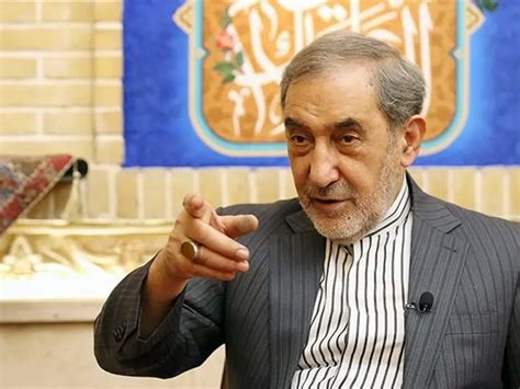 علی اکبر ولایتی کسانی که شعار نه غزه نه لبنان می‌دهند، اقلیتی فریب