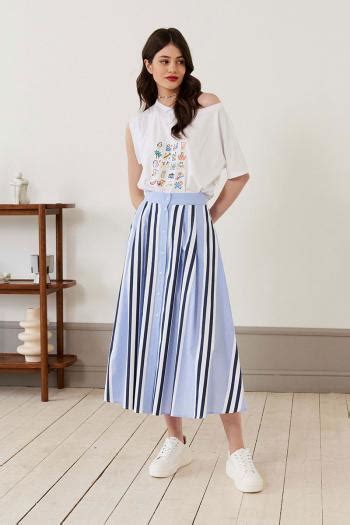 Купить женские костюмы с юбкой Romgil РВ0050 ХЛ4 01 бледно голубой