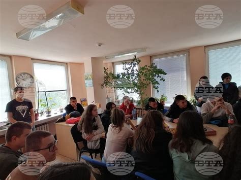 С услугите на Бюрото по труда се запознават ловешки ученици по време на