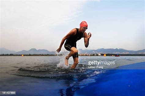 Laura Bennett Triathlete Photos And Premium High Res Pictures Getty