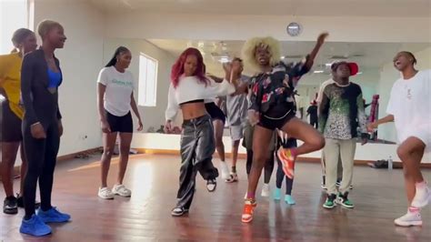 Dwp Academy Beginners Dance Class With Demzy Baye Youtube