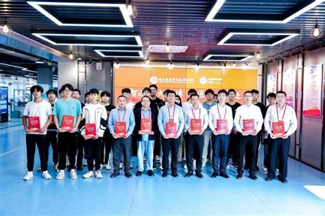 图｜智造薪火相传，南信院智能制造学院工匠结对签约技术江苏省技能